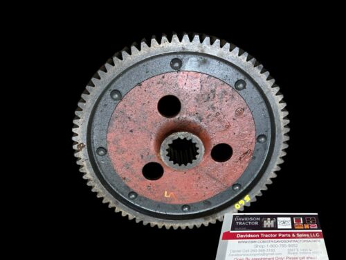 Farmall 560 RC Tractor IH main rearend transmission drive bowl gear ...