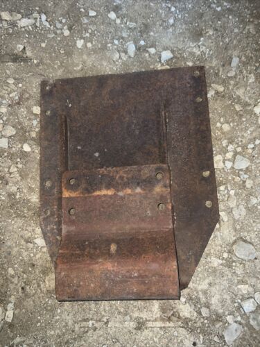 International Harvester 06-56 Series Fender Mounting Bracket Antique T ...