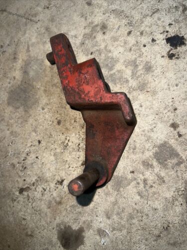 PTO Control Linkage Bracket IH 104426C1 – DAVIDSON TRACTOR PARTS AND ...